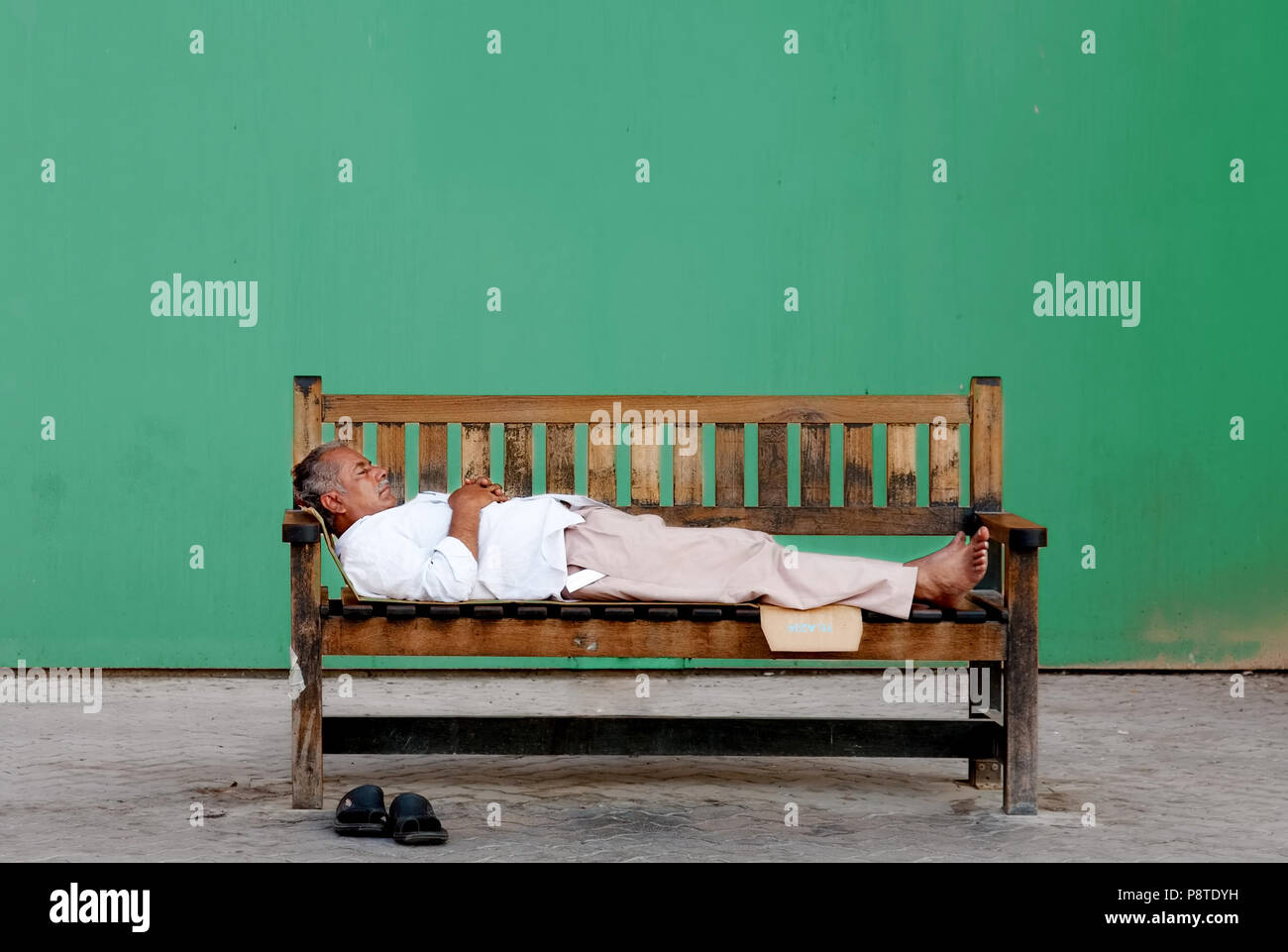 Poverty dubai hi-res stock photography and images - Alamy