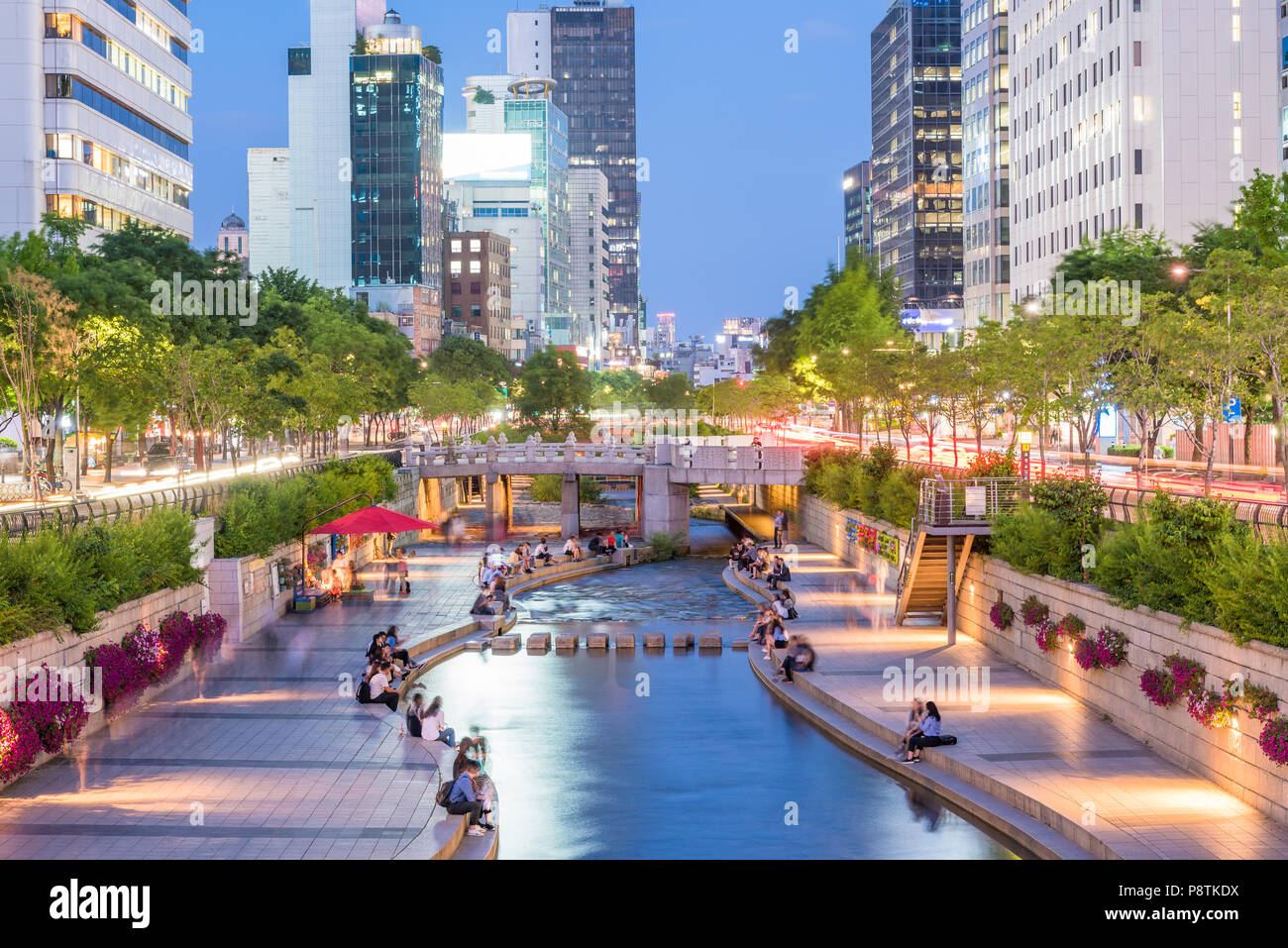 Cheonggyecheon park park river seoul hi-res stock photography and ...