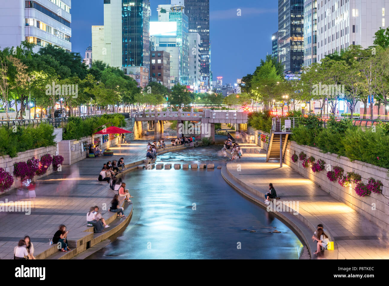 Cheonggyecheon park park river seoul hi-res stock photography and ...