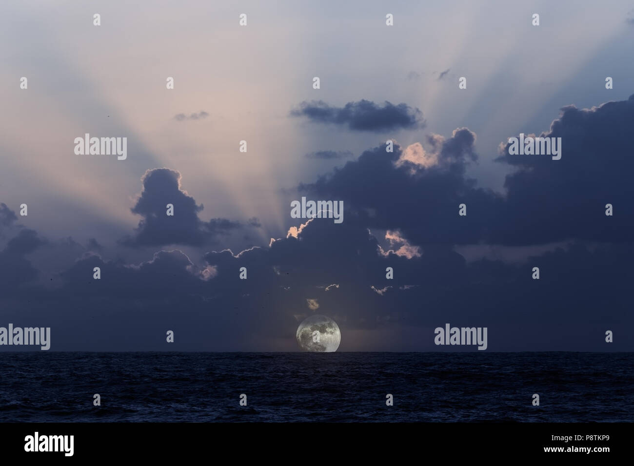 Moonbeams hi-res stock photography and images - Alamy