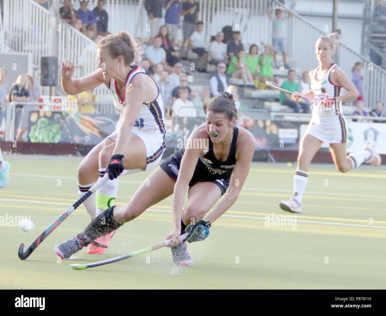 Amy robinson hi-res stock photography and images - Alamy