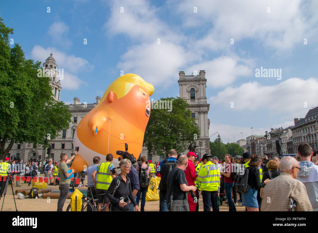Trump baby balloon blimp hi-res stock photography and images - Alamy