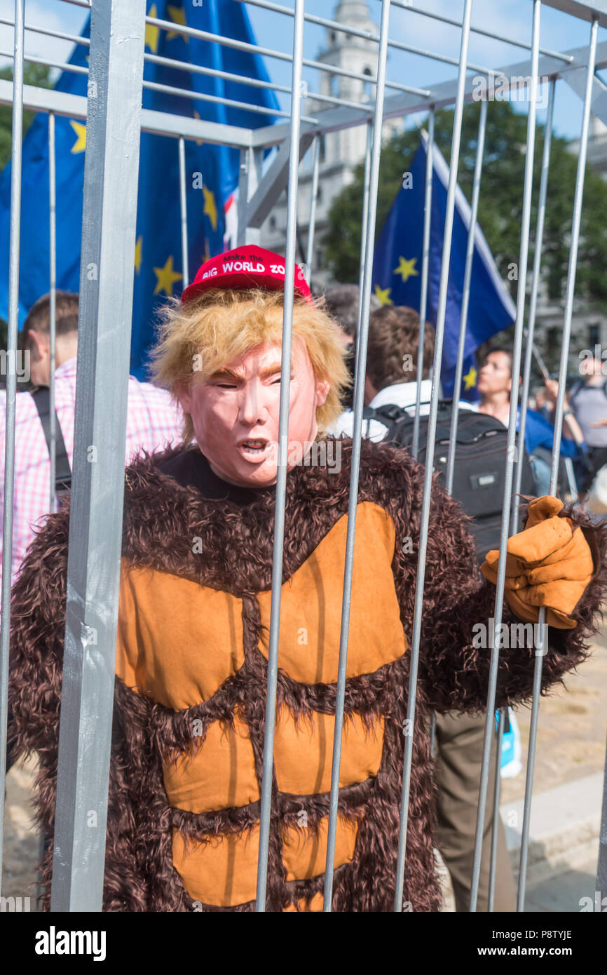 Baby donald trump hi-res stock photography and images - Alamy