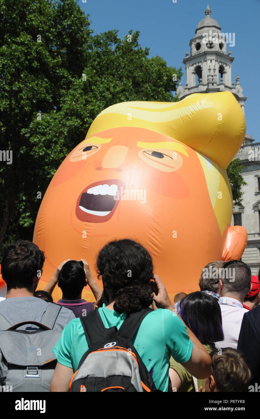 The Donald Trump inflatable balloon in London's Parliament Square Stock ...