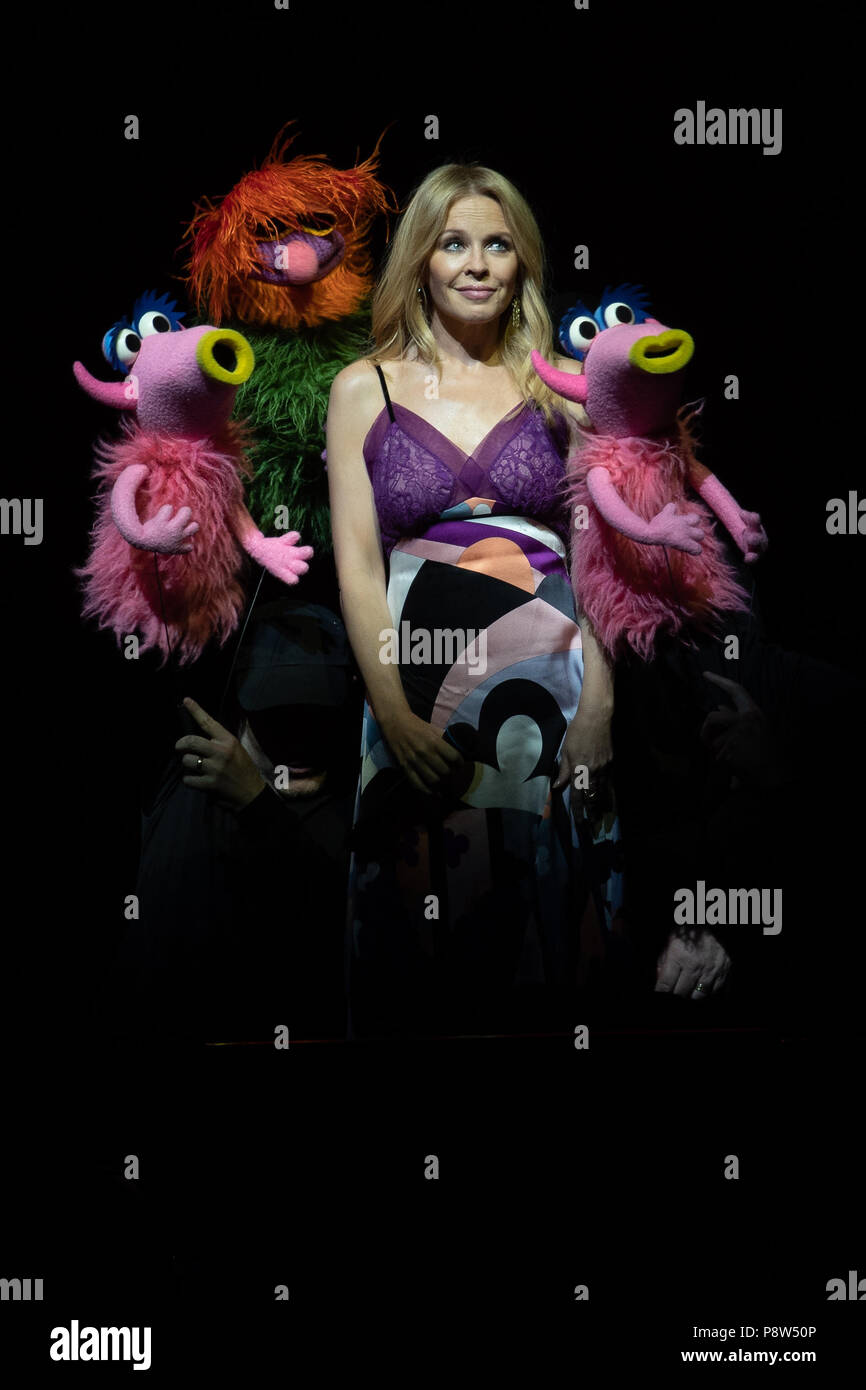 Bip bippadotta and two anything muppet girls hi-res stock photography ...