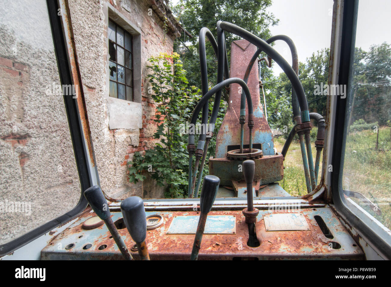 Broken machine hi-res stock photography and images - Alamy