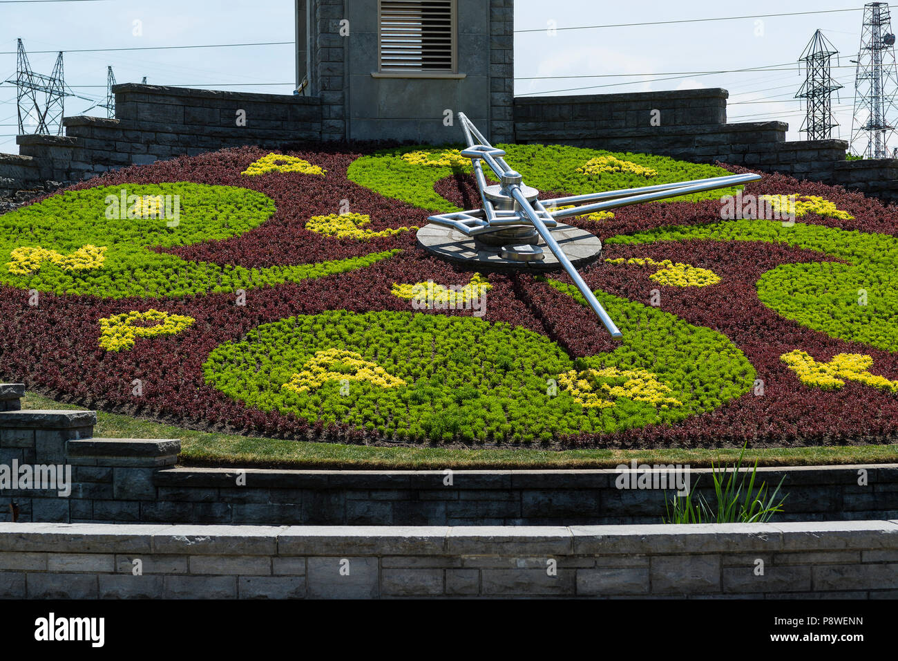 Floral garden clock hi-res stock photography and images - Alamy