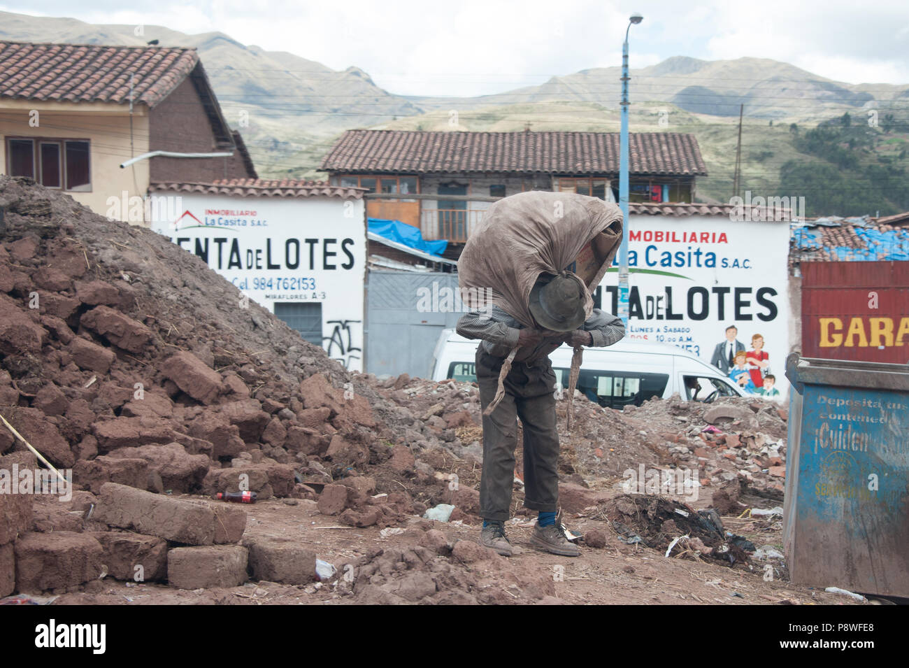 Old man carrying heavy load hi-res stock photography and images - Alamy
