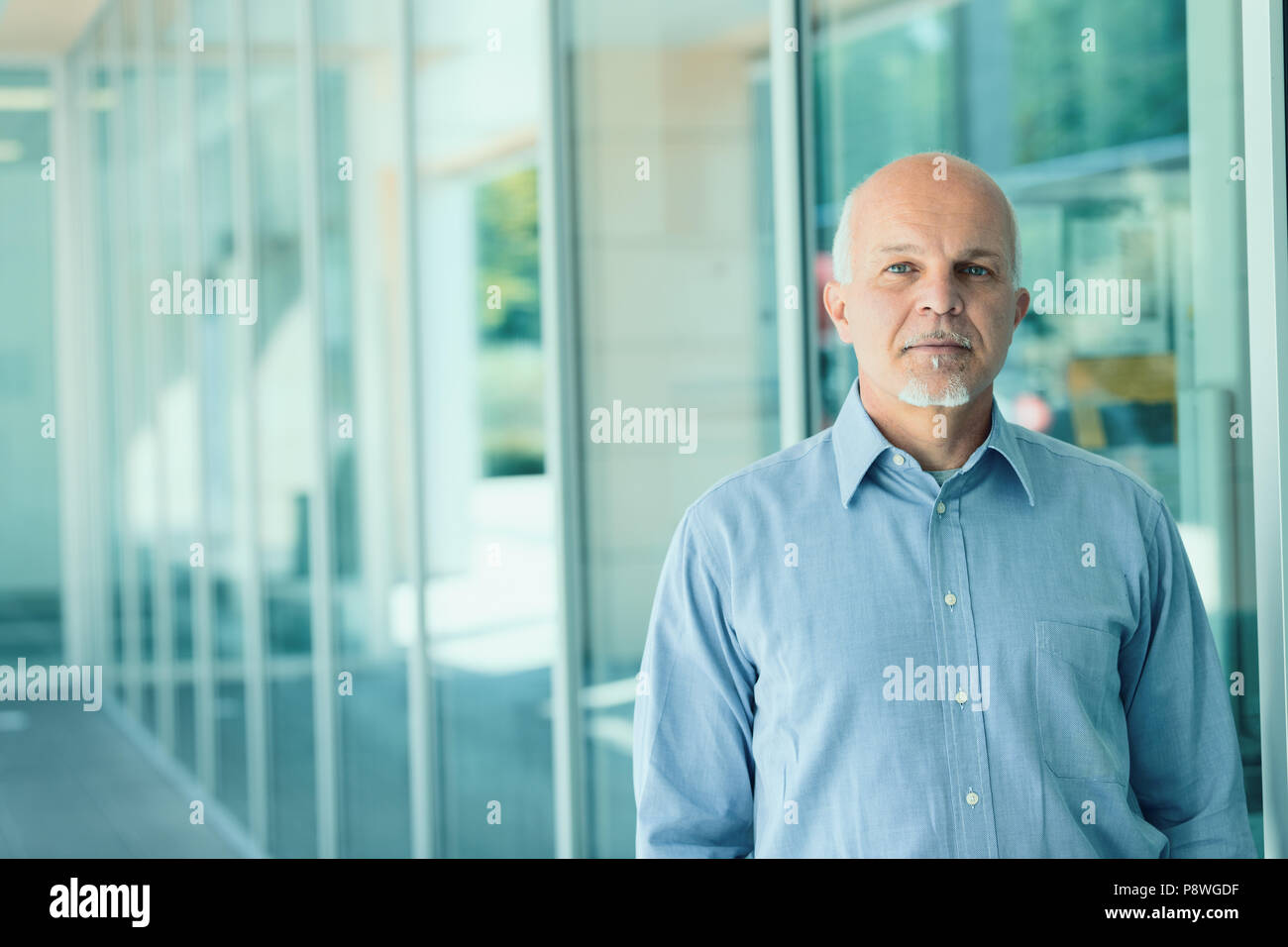 Standing facing camera hi-res stock photography and images - Alamy