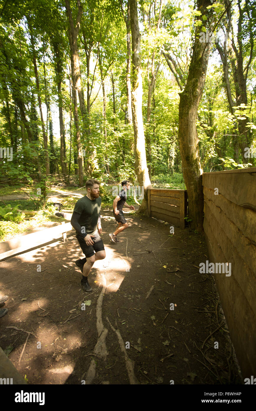 Mens climbing hi-res stock photography and images - Alamy