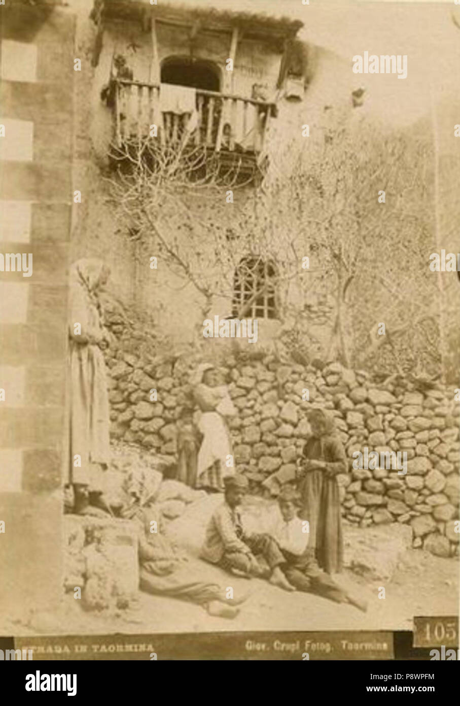 . 85 Crupi, Giovanni (1849-1925) - n. 0105 - Strada in Taormina Stock ...