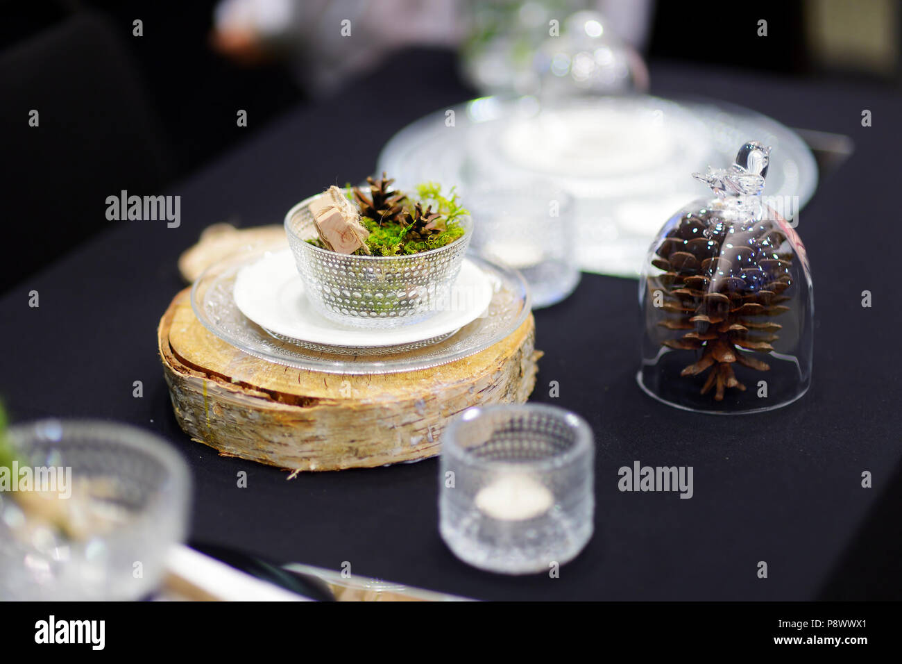 Dark theme restaurant hi-res stock photography and images - Alamy