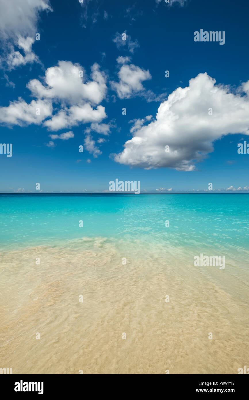 Daytime landscape perfect lagoon beach hi-res stock photography and ...