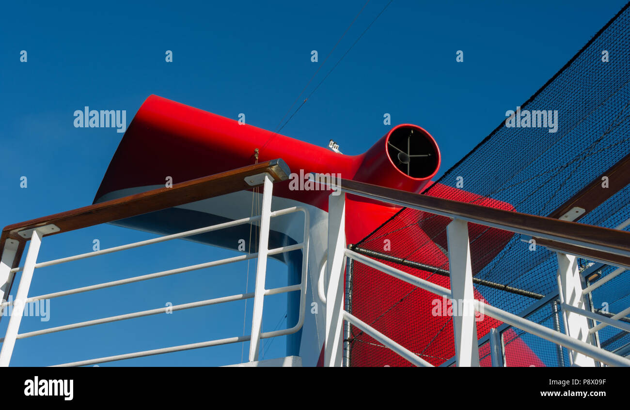 Carnival Freedom Cruise Ship Stock Photo - Alamy