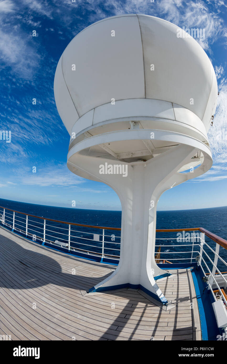 Ships antenna hi-res stock photography and images - Alamy
