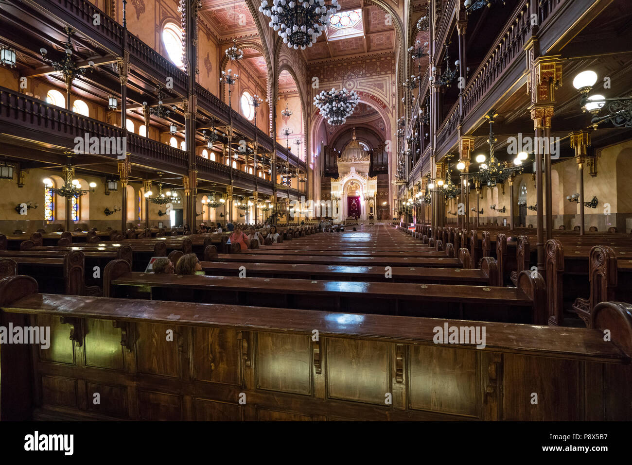 Budapest synagogue jewish architecture hi-res stock photography and ...