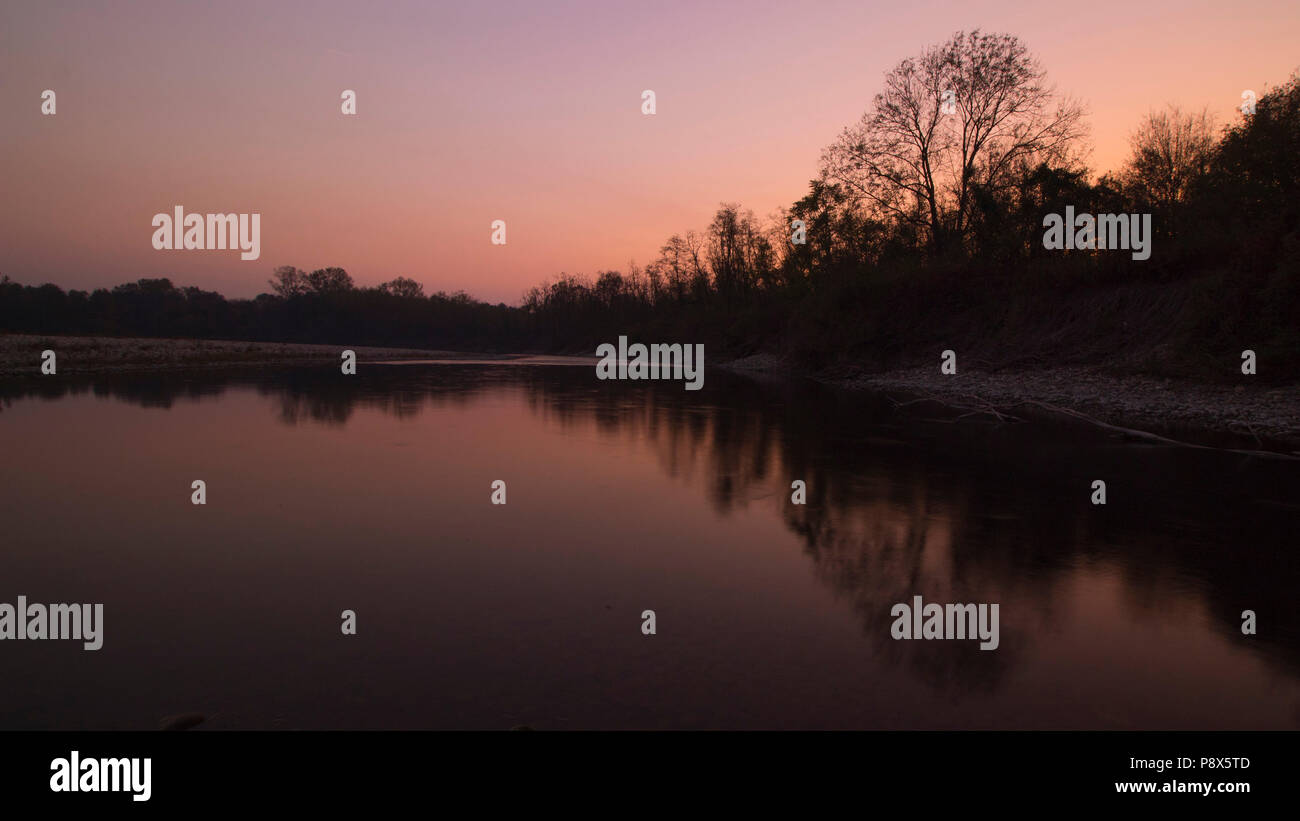 Fire red dawn sky forest hi-res stock photography and images - Alamy