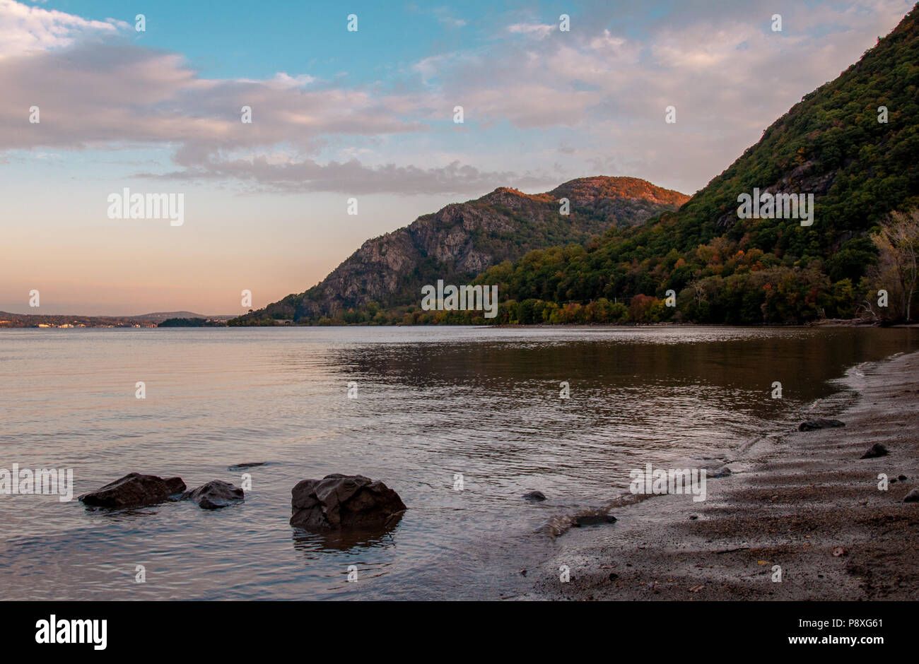 Hudson dawn hi-res stock photography and images - Alamy