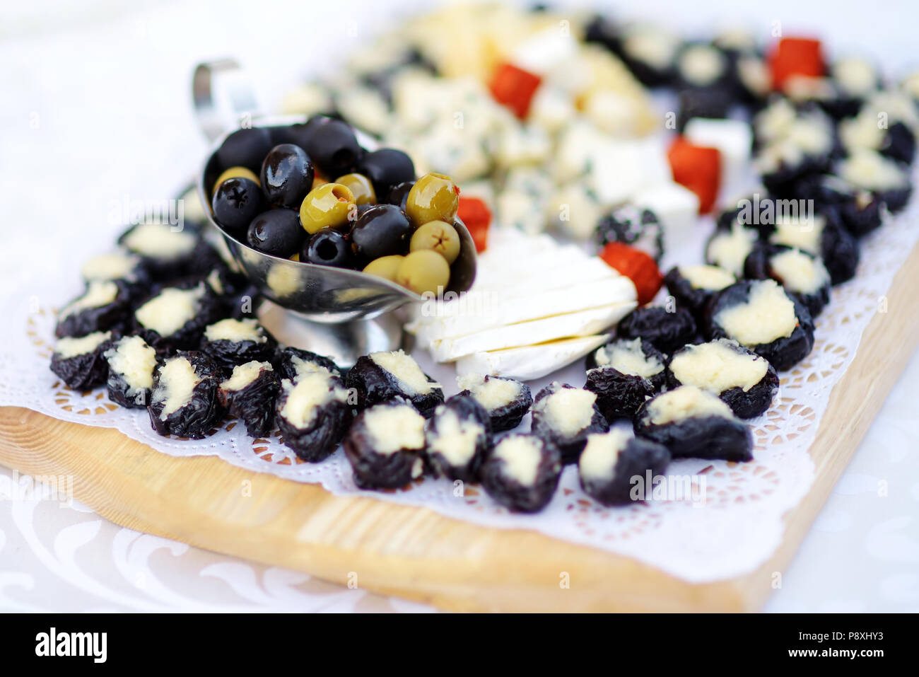 Fancy dinner plates hi-res stock photography and images - Alamy