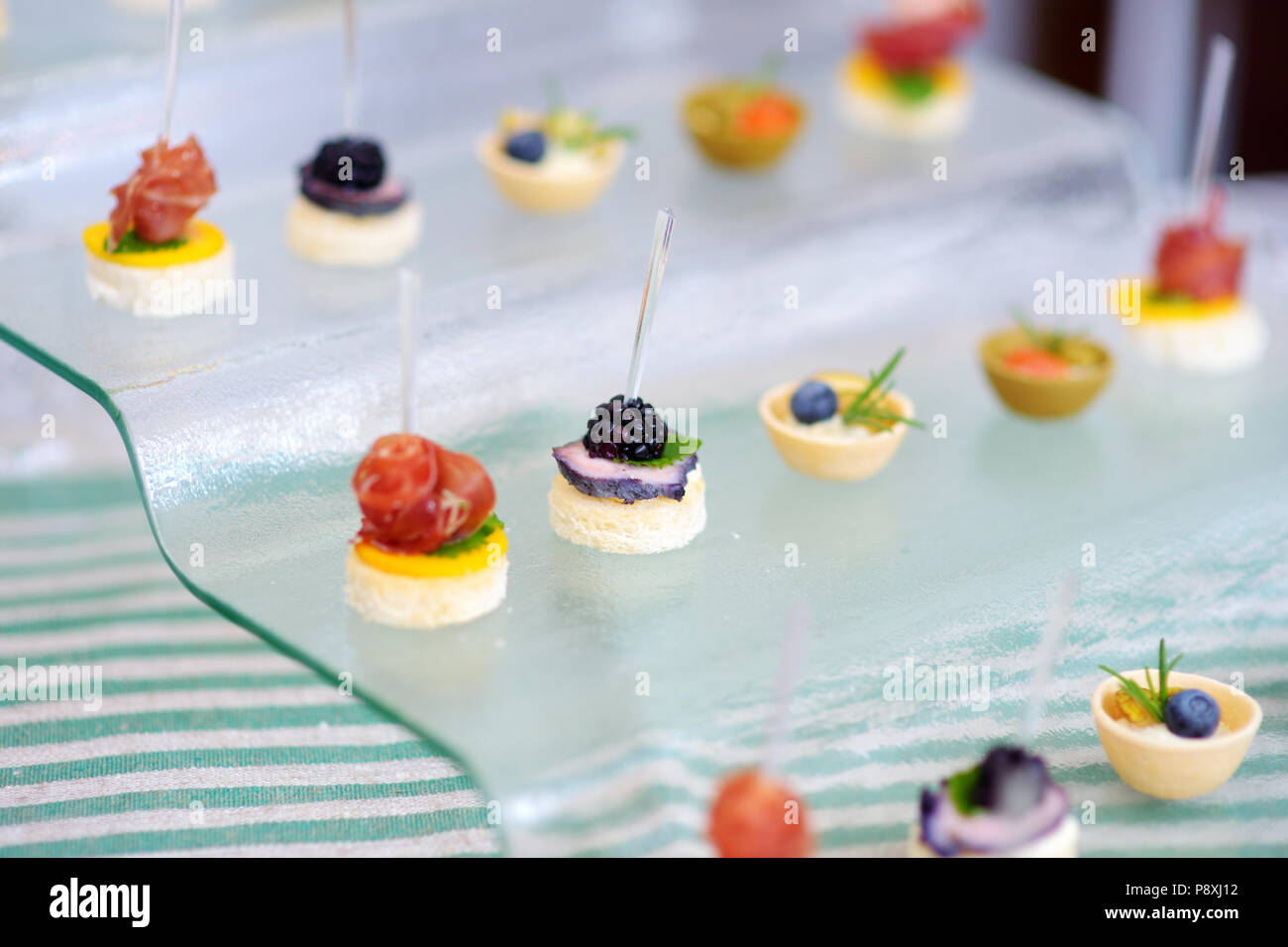 Fancy dinner plates hi-res stock photography and images - Alamy