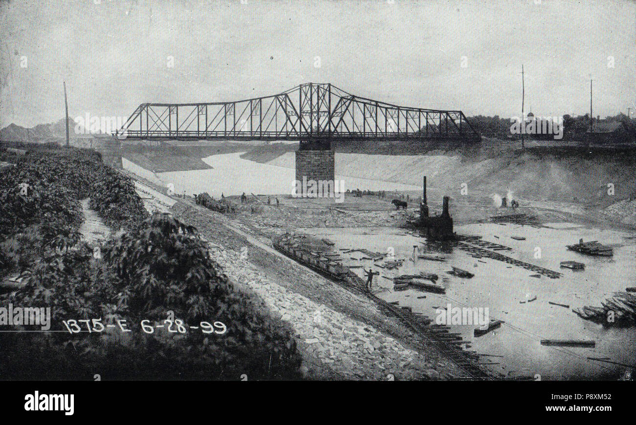 Chicago drainage canal hi-res stock photography and images - Alamy