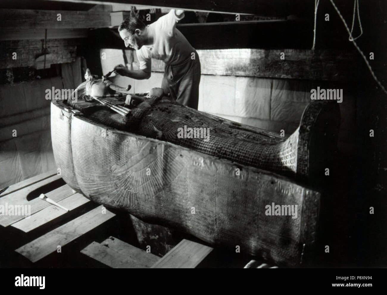 Howard carter tomb hi-res stock photography and images - Alamy