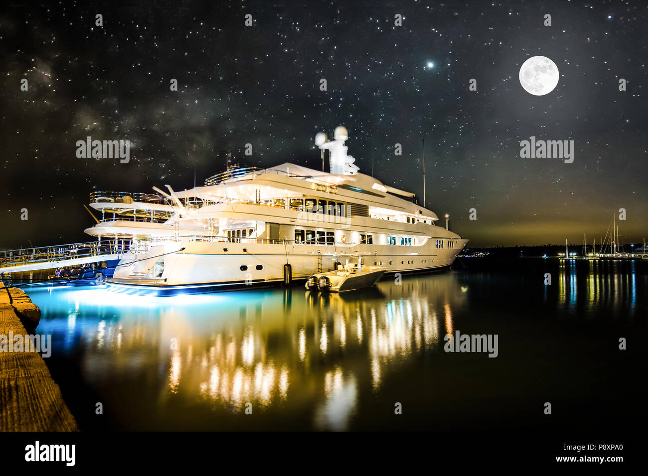 Yacht night hi-res stock photography and images - Alamy
