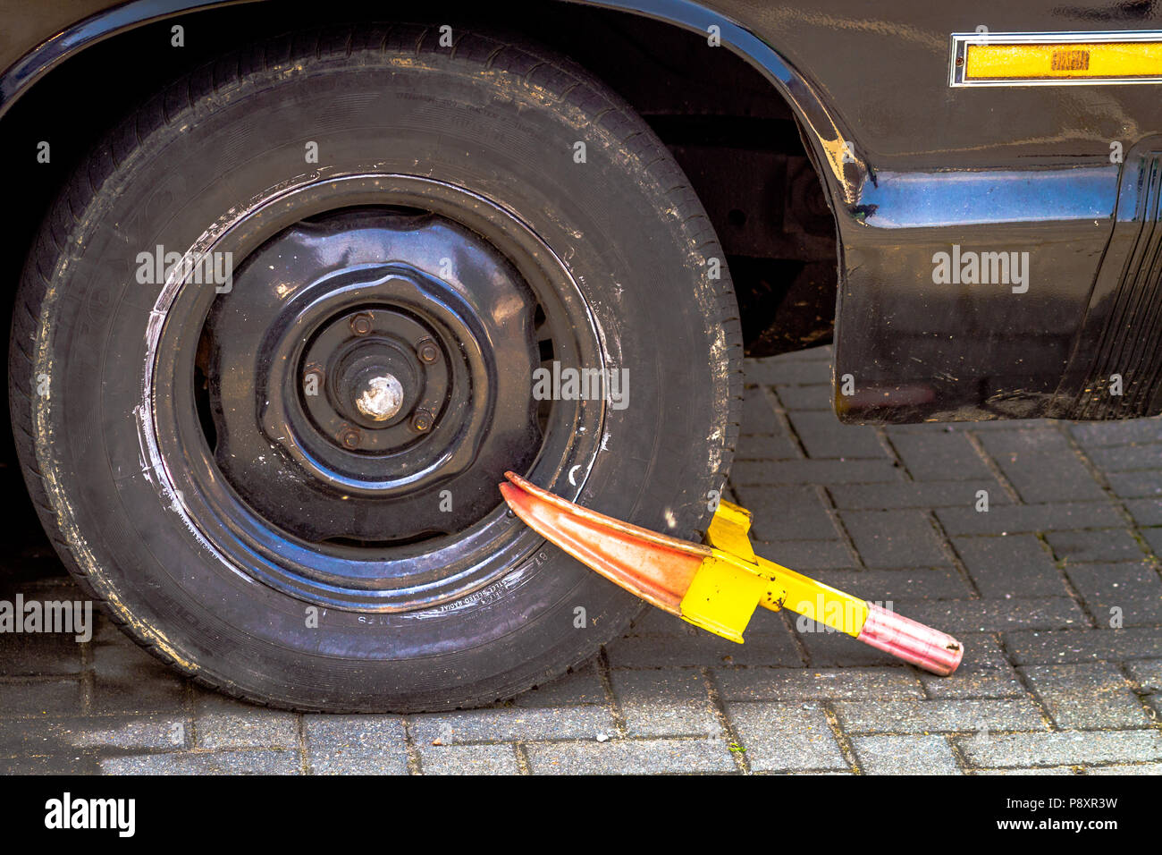Wheel clamped hi-res stock photography and images - Alamy