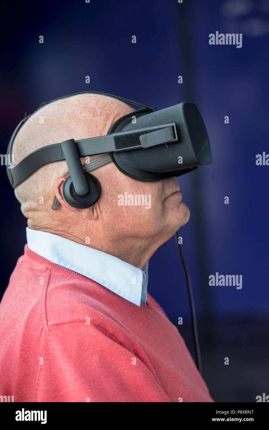 Senior male using vr technology hi-res stock photography and images - Alamy