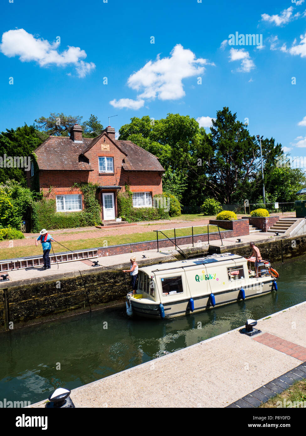 Using river thames lock hi-res stock photography and images - Alamy