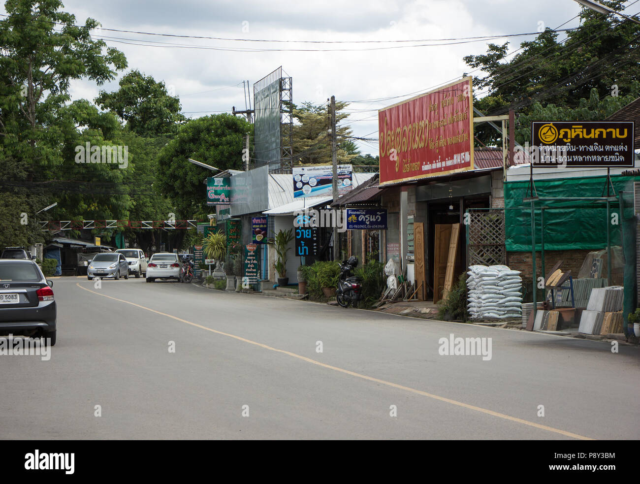 Chiangmai, Thailand - July 13 2018: Kam Tieng Tree Market. Big Tree ...