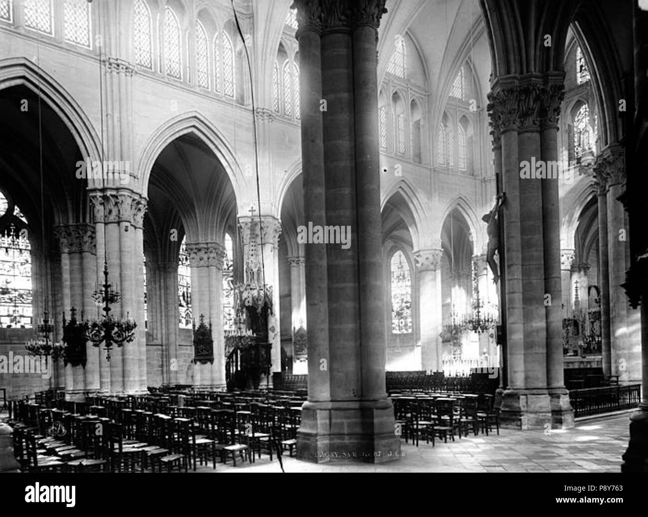268 Eglise Notre-Dame-des-Ardents et Saint-Pierre - Nef, bas-côté ...