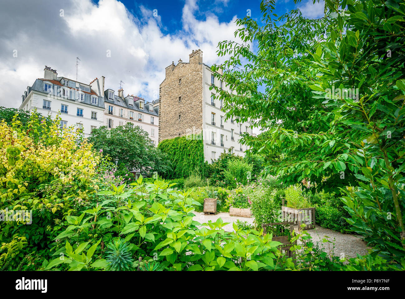 Kiosque à musique du Jardin Villemin in Paris, France Stock Photo - Alamy