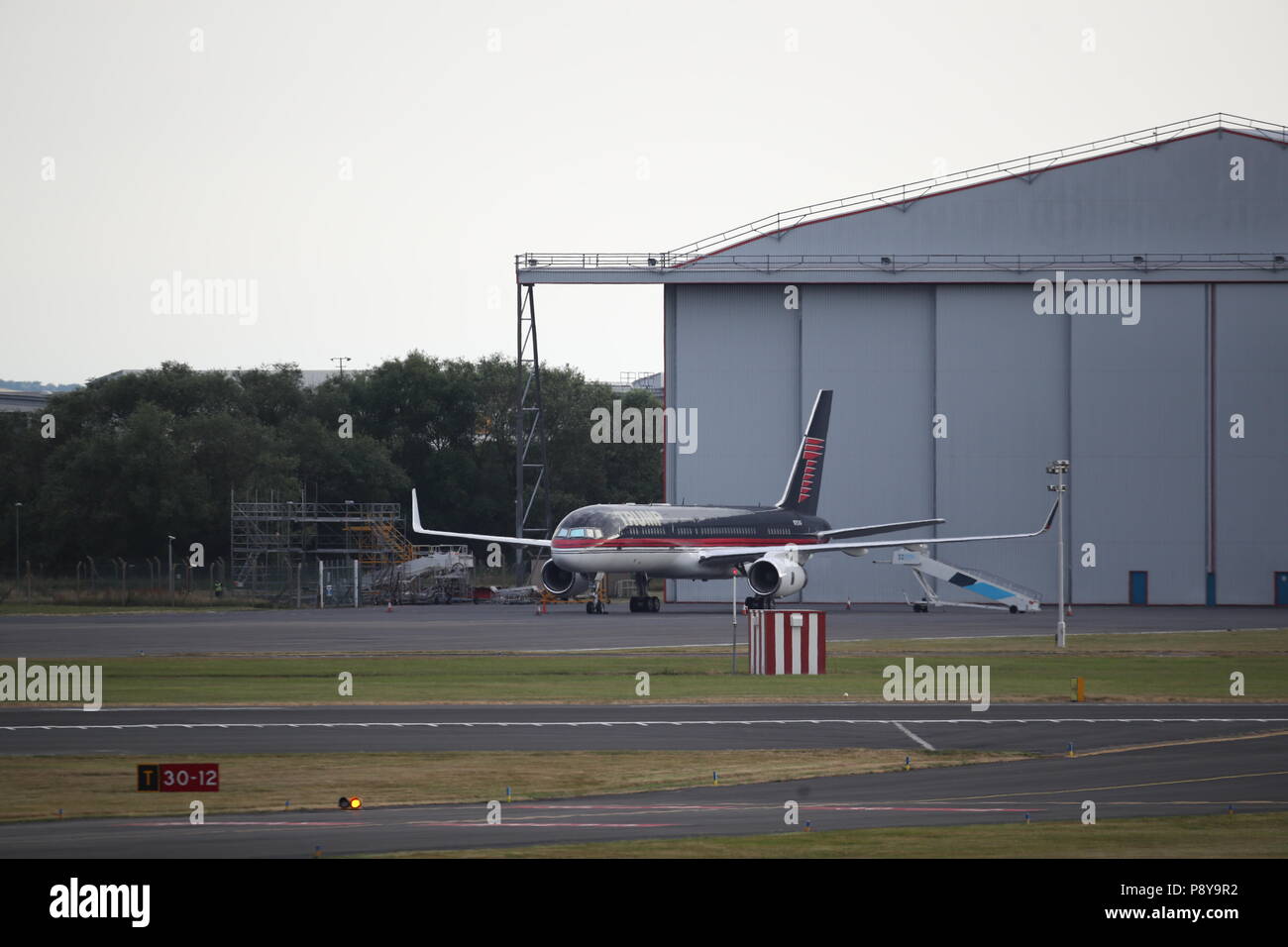 Boeing donald trump hi-res stock photography and images - Alamy
