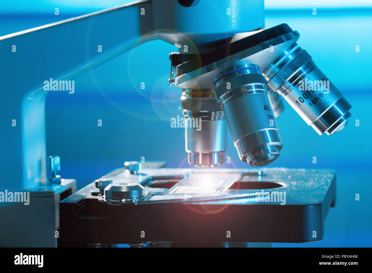 Microscope stage hi-res stock photography and images - Alamy