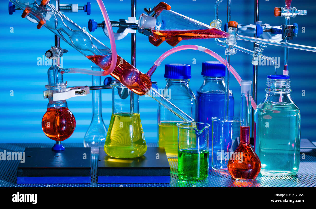 Chemistry apparatus hi-res stock photography and images - Alamy