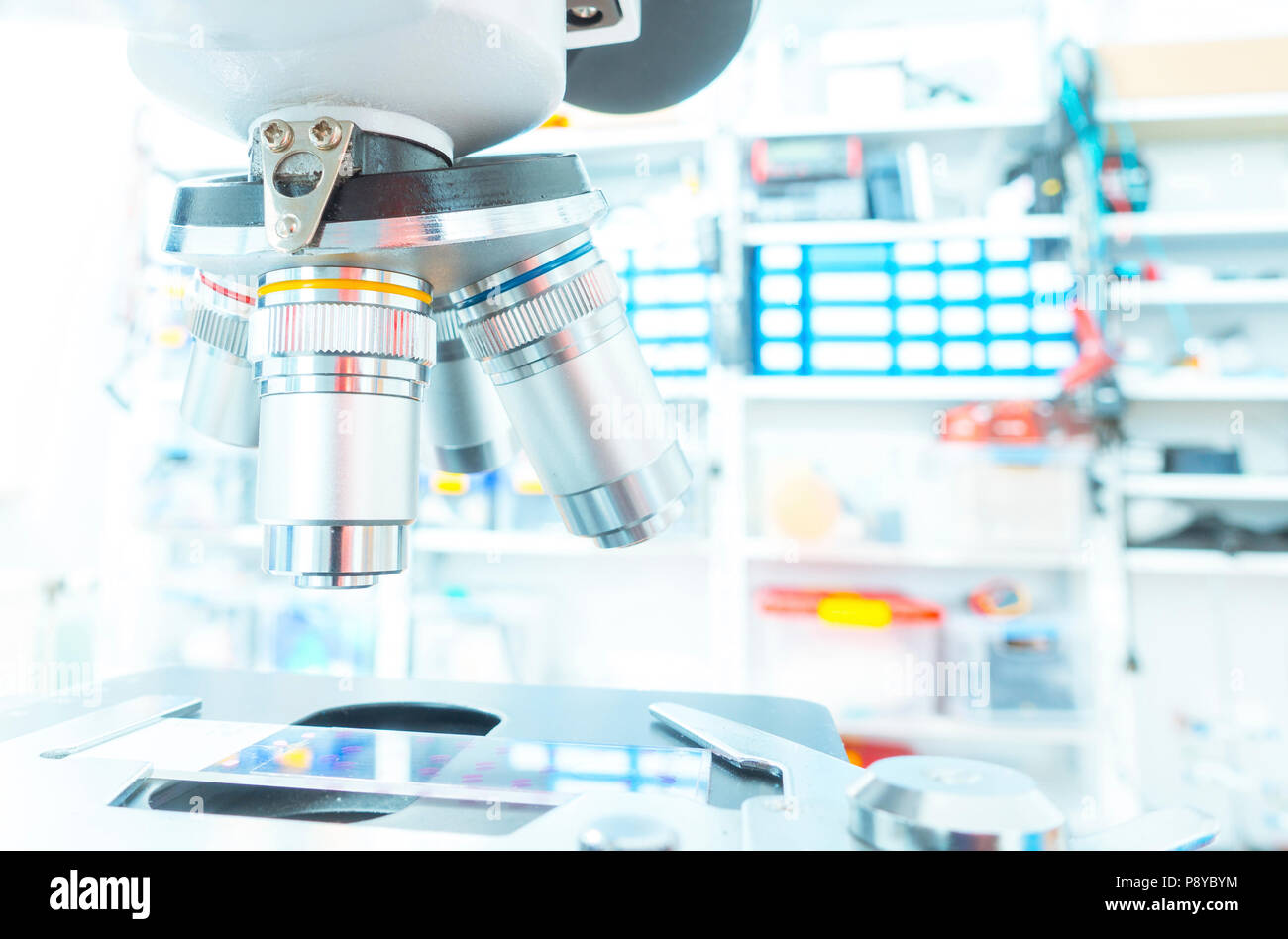 Microscope stage and lenses Stock Photo - Alamy