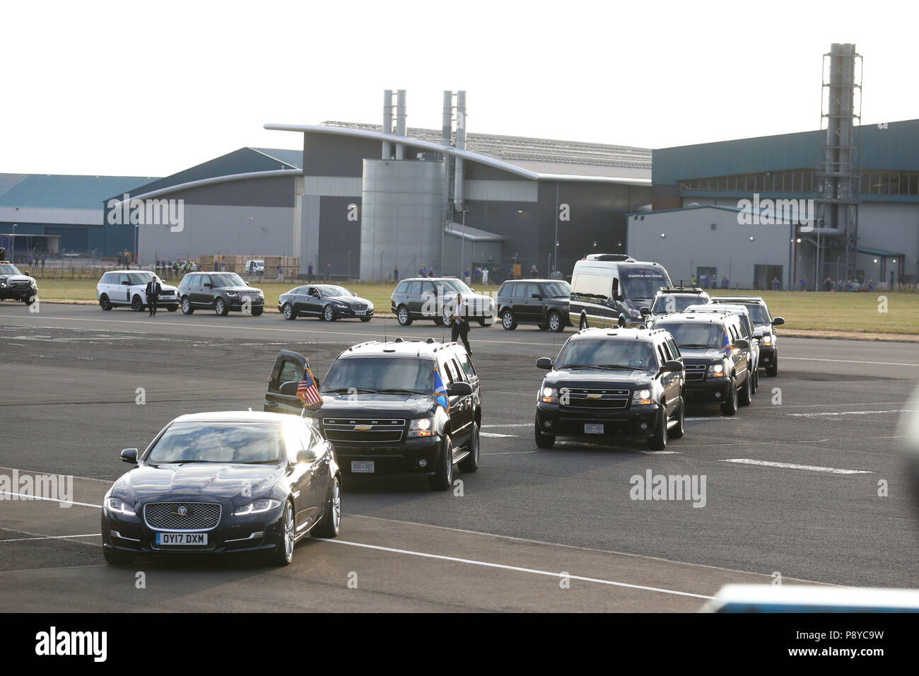 Motorcade route hi-res stock photography and images - Alamy
