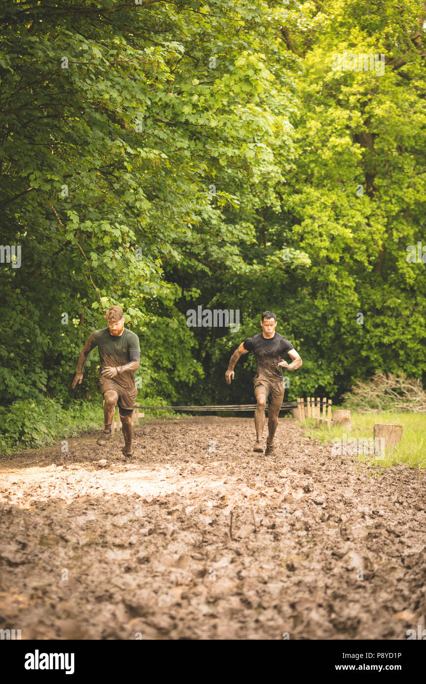 Army mud training hi-res stock photography and images - Alamy