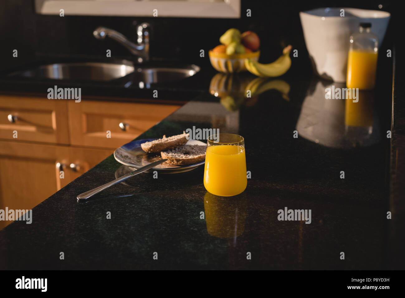 Kitchen worktop hi-res stock photography and images - Alamy