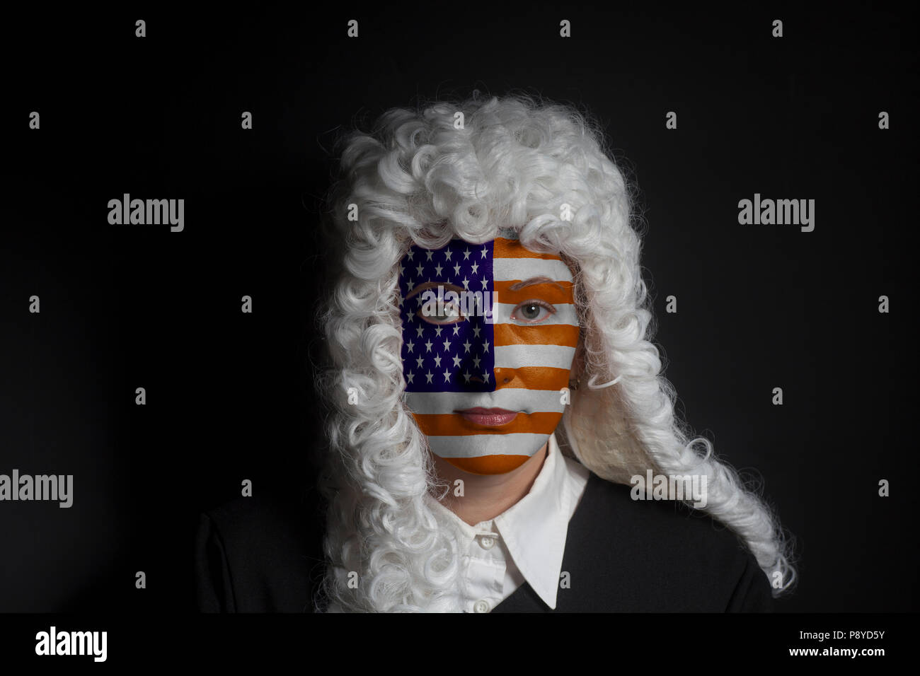 American lawyer wig hi-res stock photography and images - Alamy