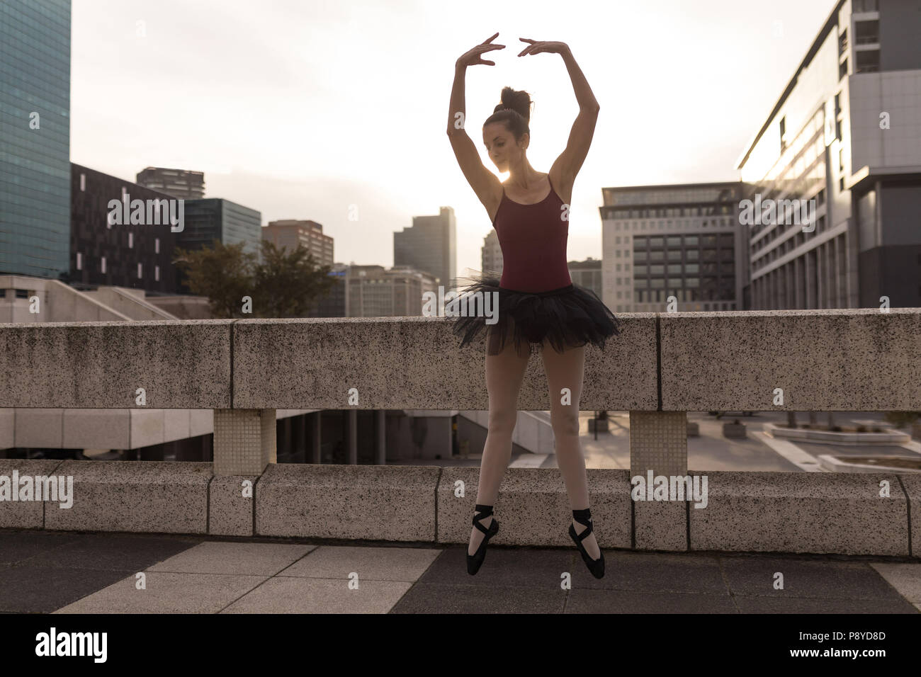 Ballet second position hi-res stock photography and images - Alamy