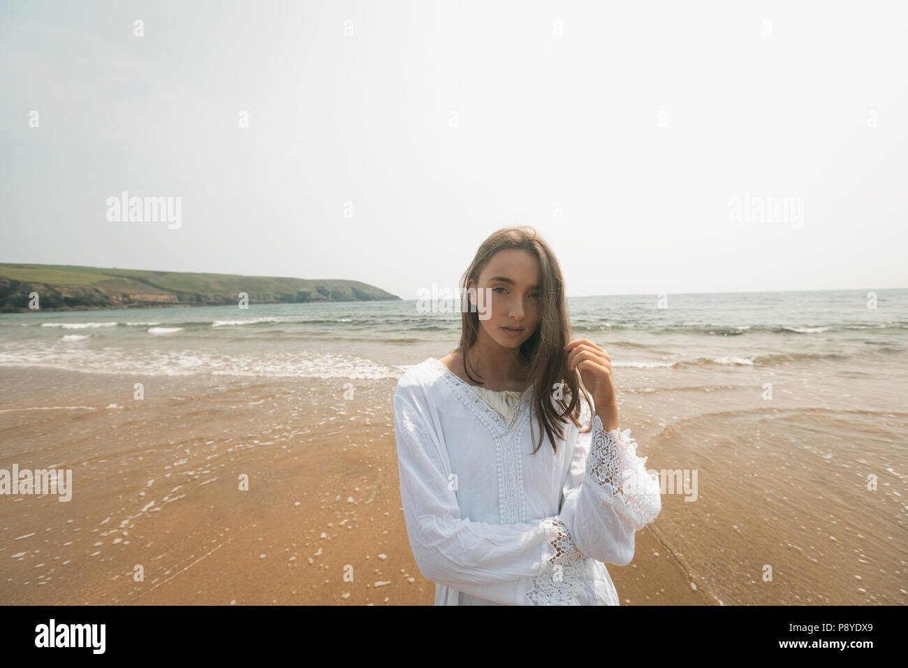 Attractive woman beach hi-res stock photography and images - Alamy