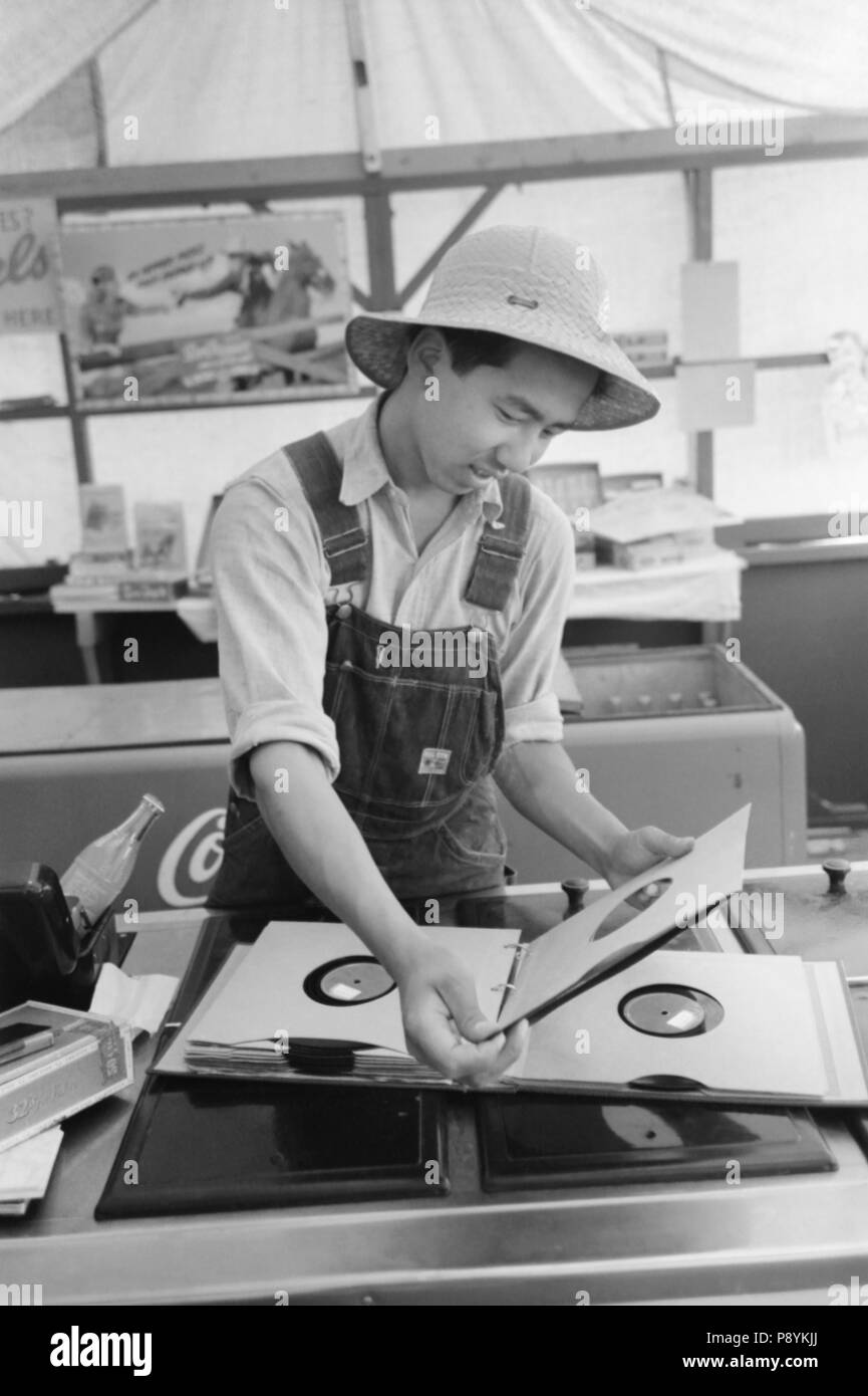 Japanese-American Farm Worker from the Farm Security Administration ...