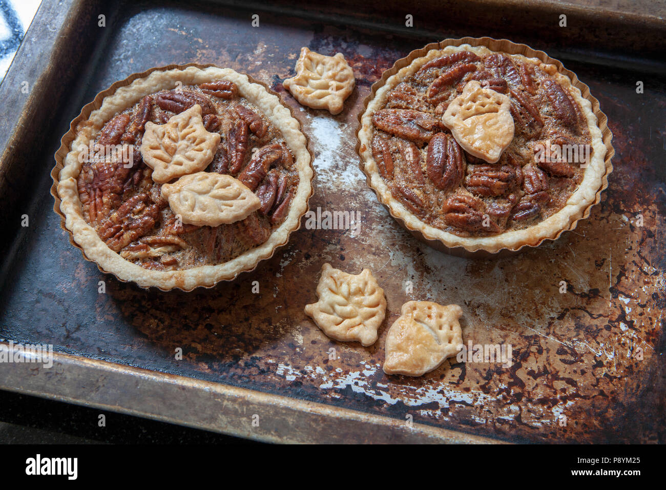 Two pies hi-res stock photography and images - Alamy