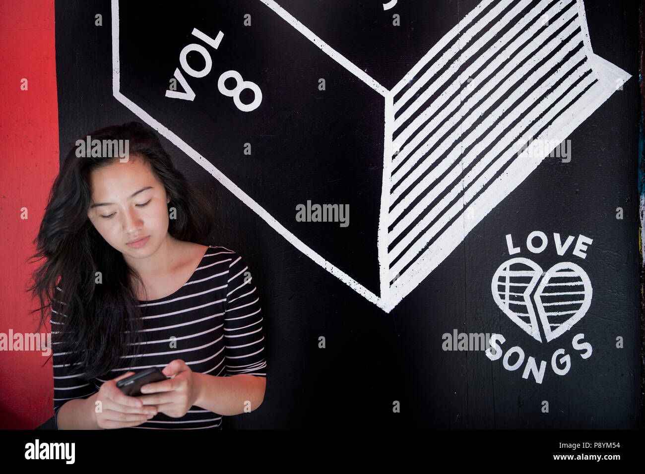 Teen Girl Texting Stock Photo - Alamy