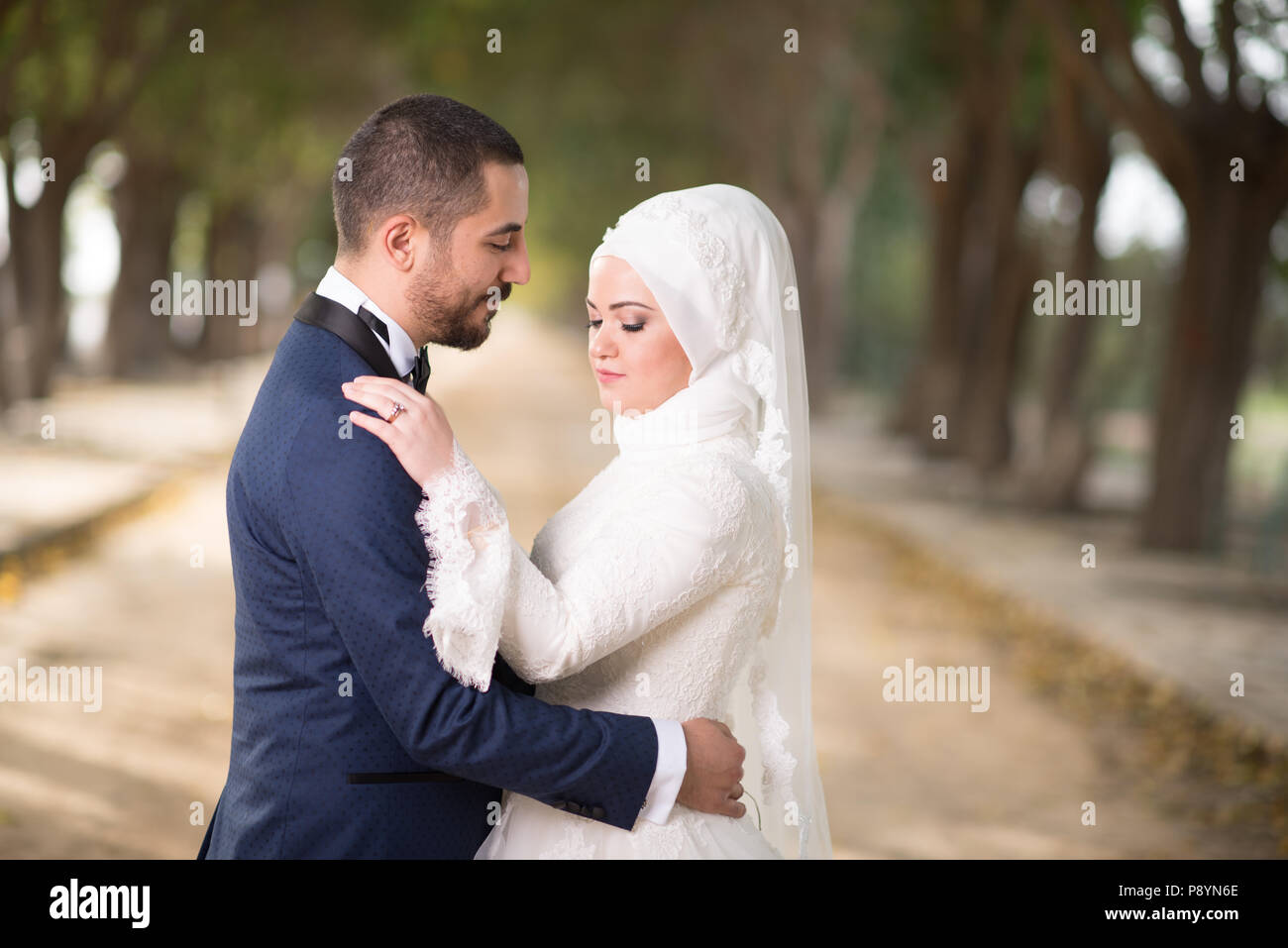 Muslim wedding hi-res stock photography and images - Alamy