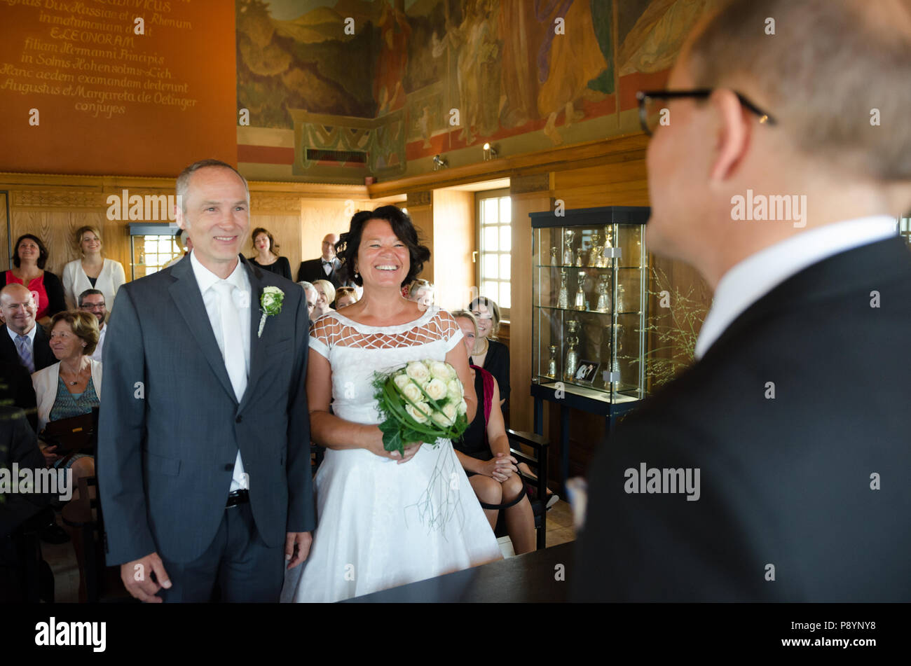 Young bride old groom hi-res stock photography and images - Alamy