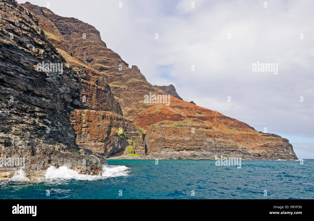 Dramatic Cliffs on the Na Pali Coast of Kauai in the Hawaiian Islands ...