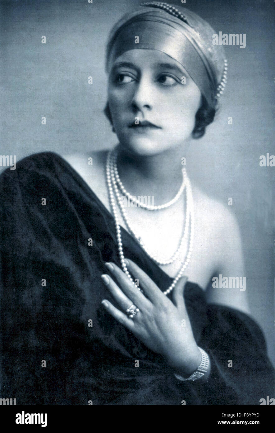 432 Nectara Isabella von Flondor um 1920 Stock Photo - Alamy